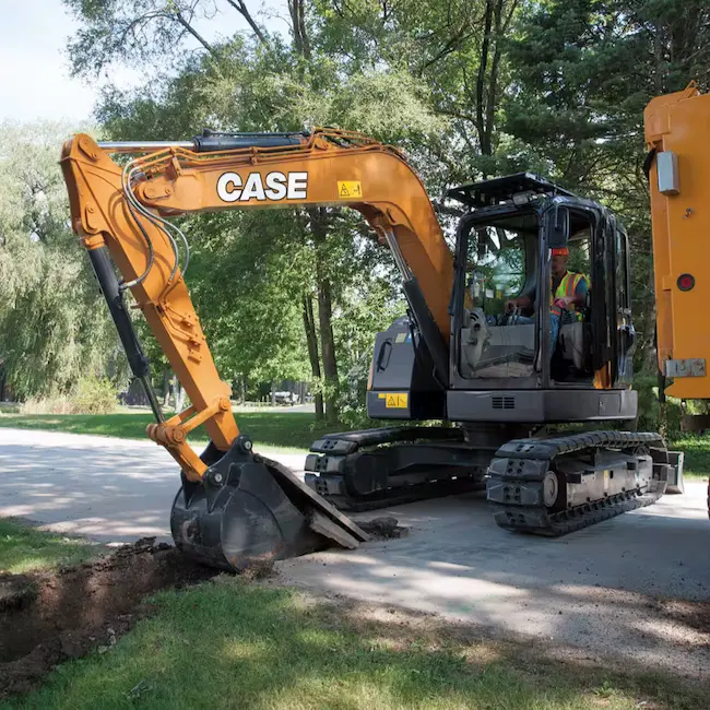 Best Excavators for Missouri Soil: CASE & Takeuchi Compared