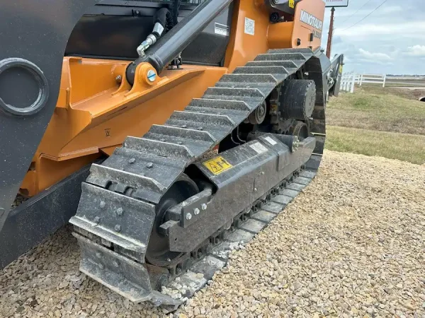 CASE Minotaur™ DL550 compact dozer loader - NPM440471