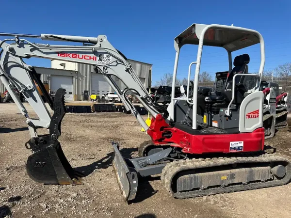 Takeuchi TB335R-R Compact (mini) Excavator - 135300261